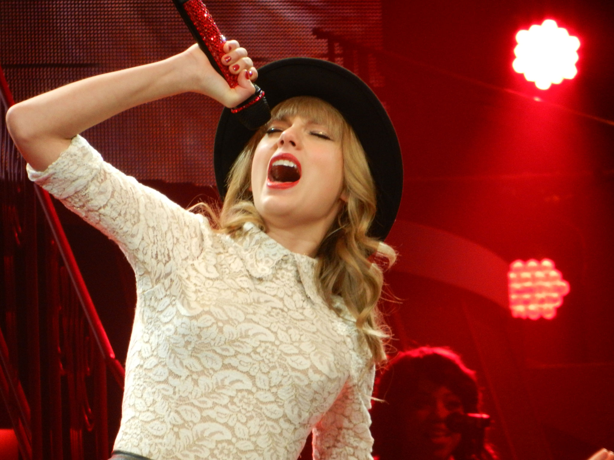 Download Music Taylor Swift HD Wallpaper