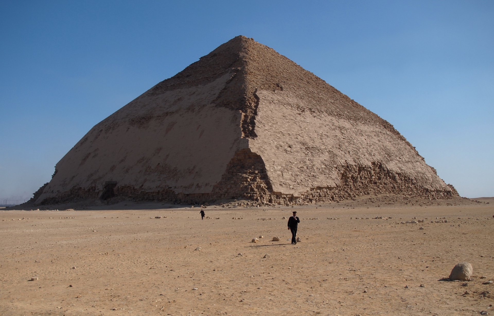 Download Man Made Bent Pyramid 4k Ultra HD Wallpaper