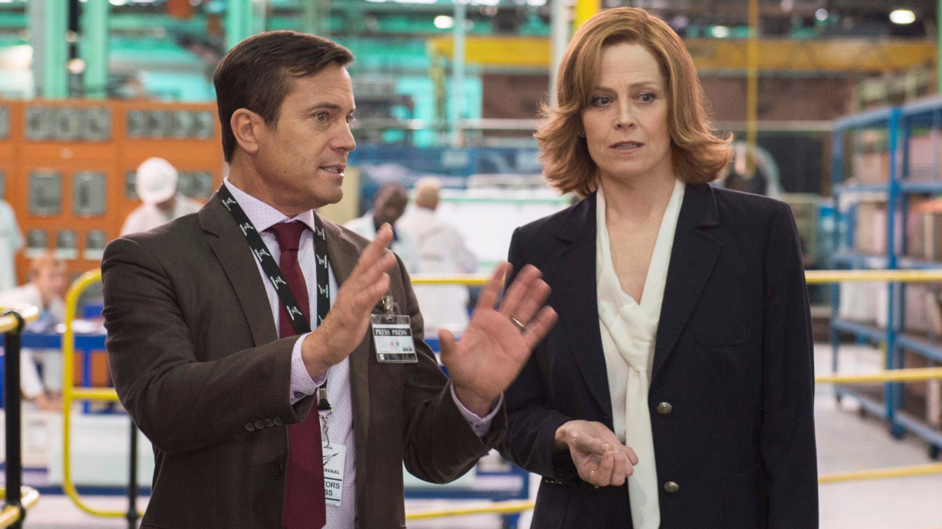 Chappie 4K Ultra HD: Sigourney Weaver & Michelle Bradley Movie Moment