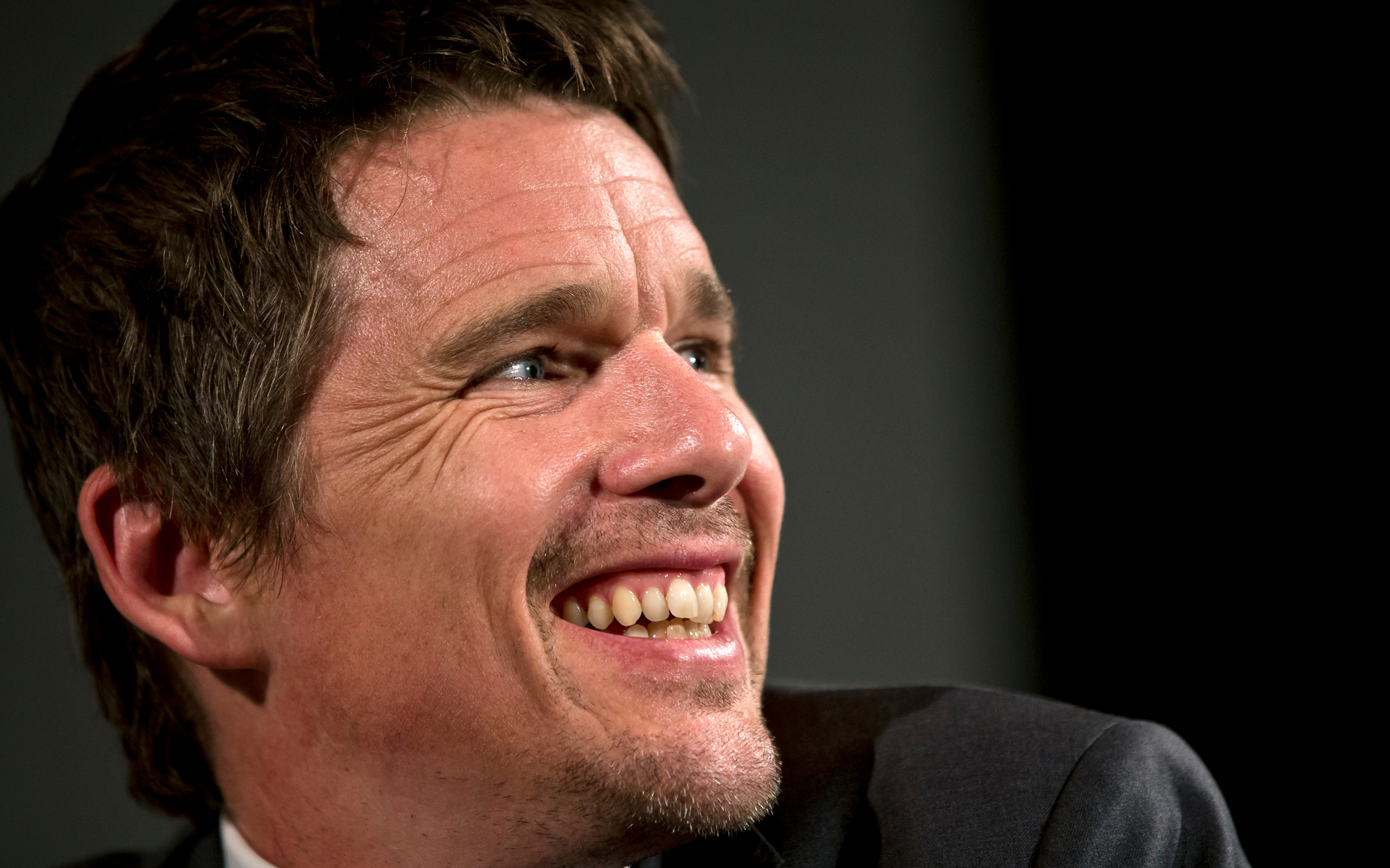 Celebrity Ethan Hawke HD Wallpaper
