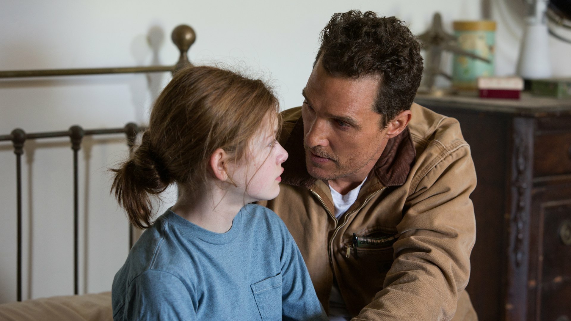 Interstellar HD Wallpaper: A Cosmic Bond Beyond Time