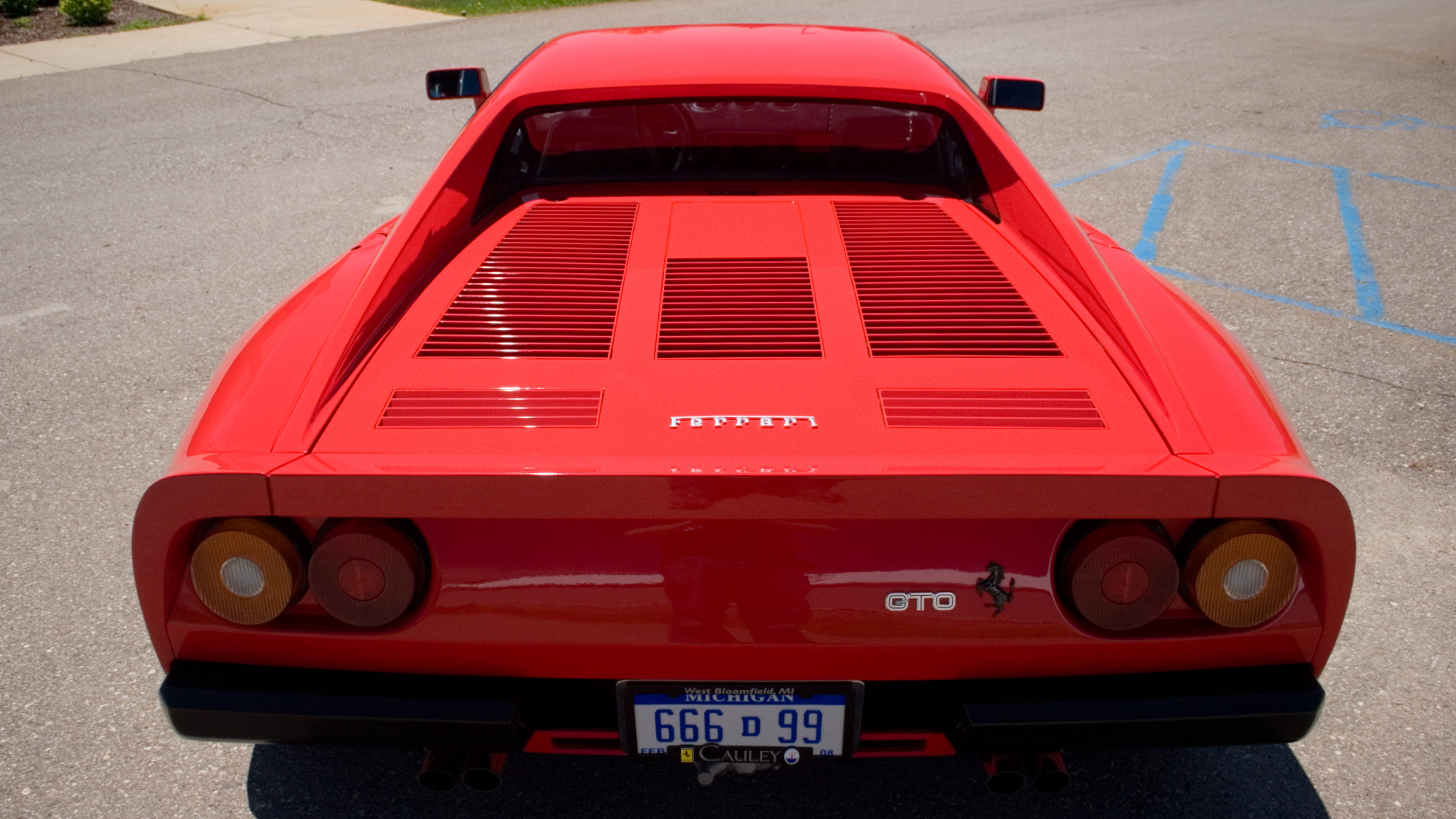 Download Vehicle Ferrari 288 HD Wallpaper