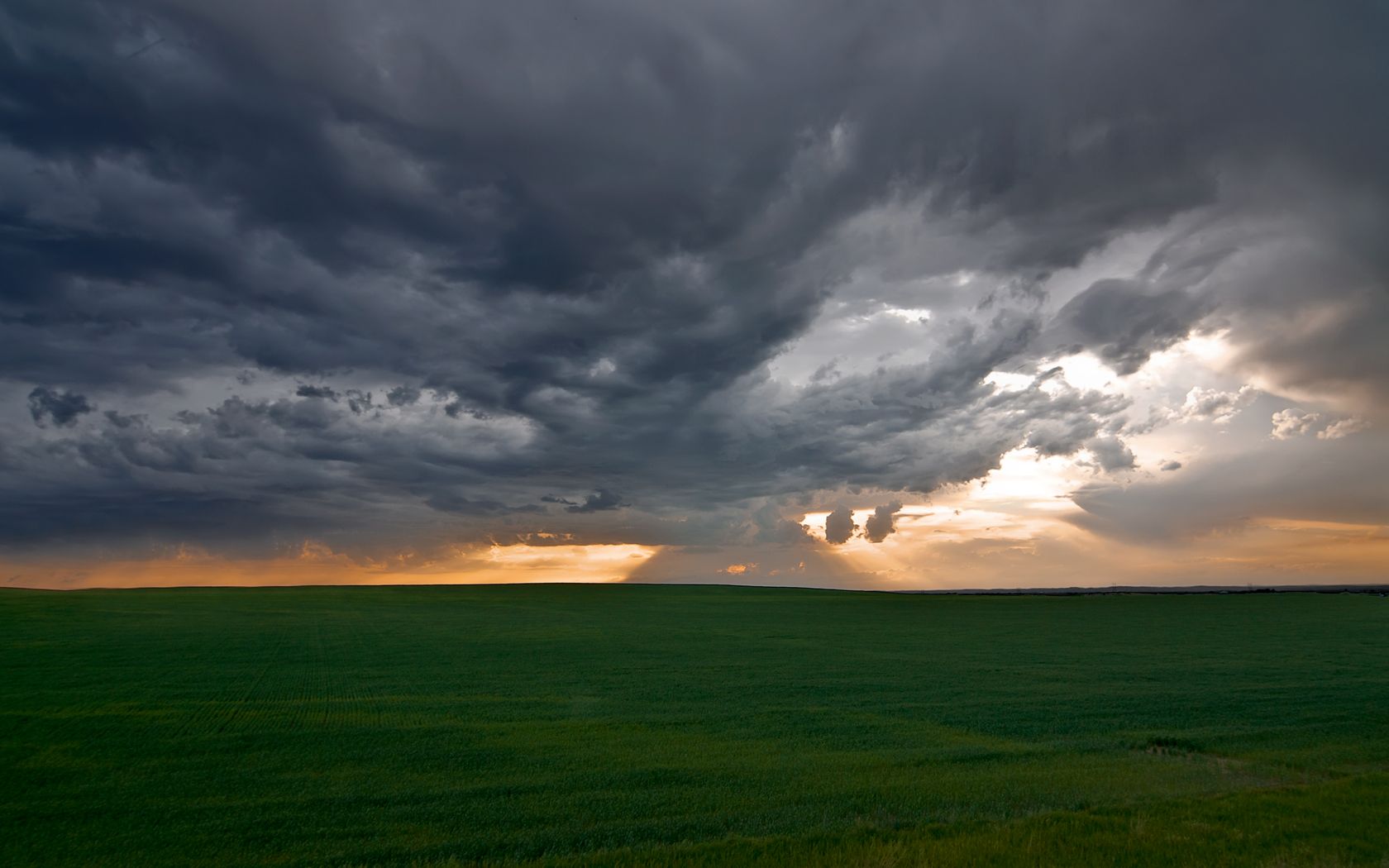 Download Nature Storm Wallpaper