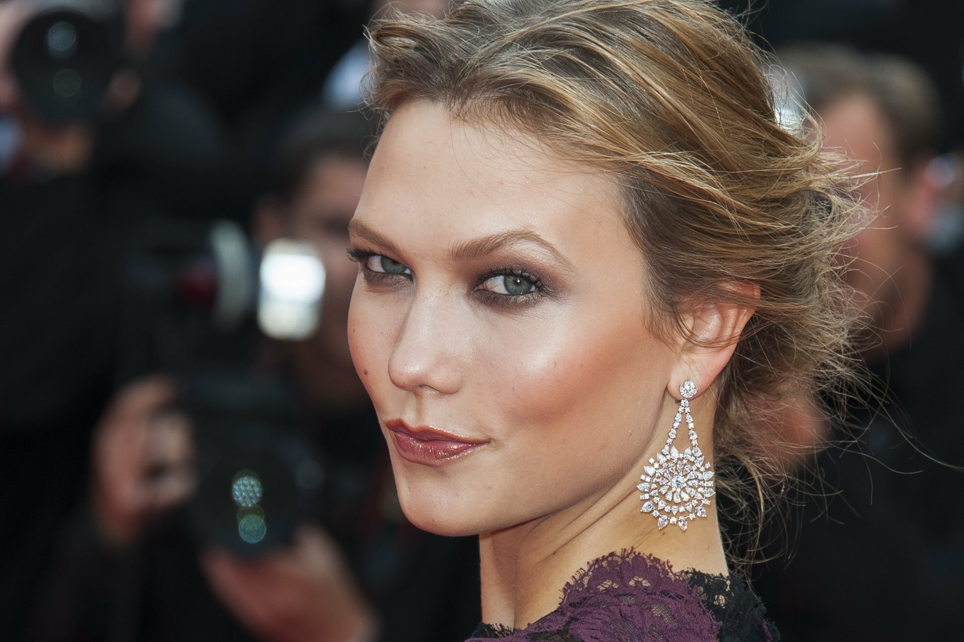 Karlie Kloss Stunning 4K Ultra HD Celebrity Wallpaper