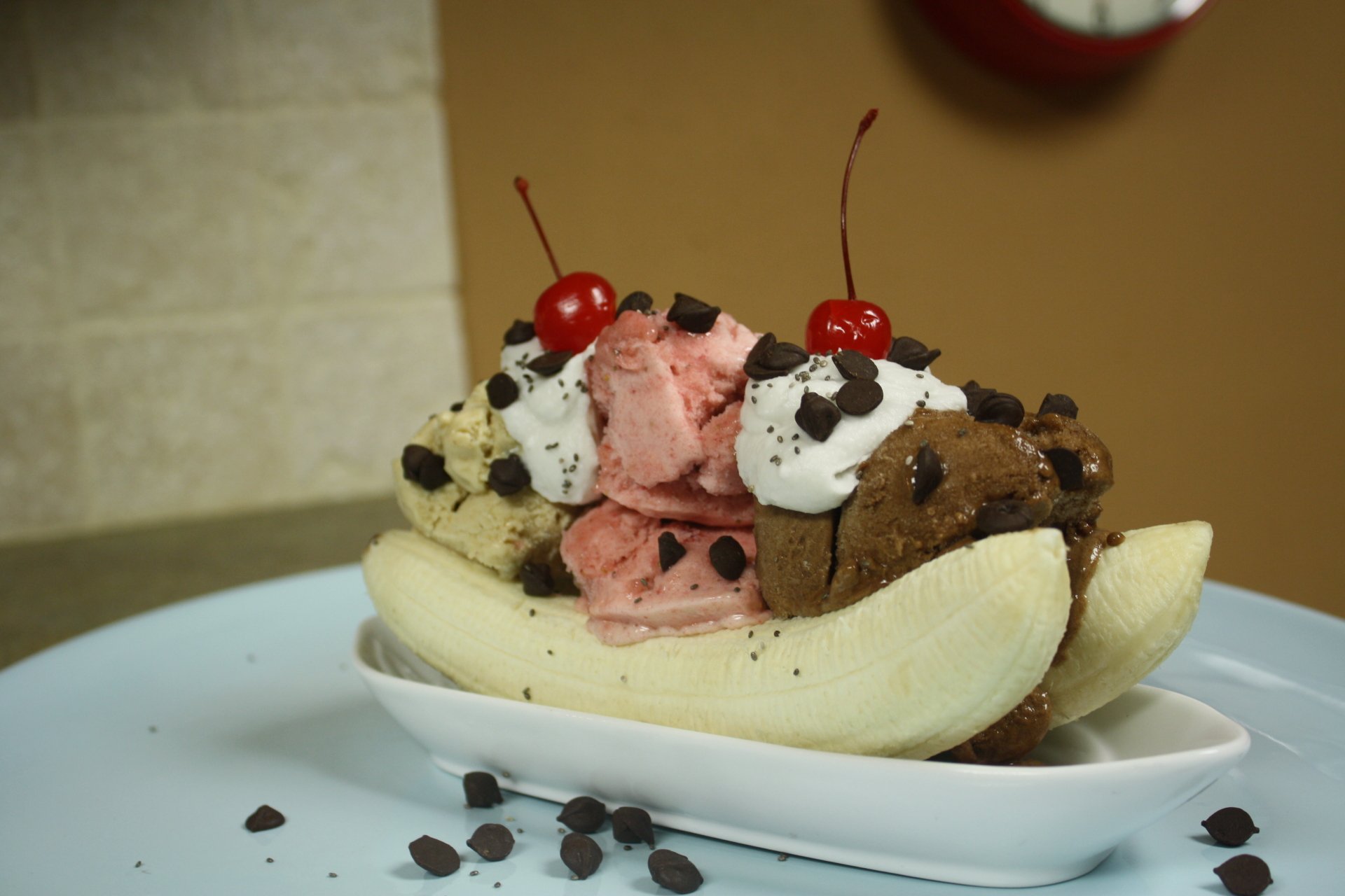 4K Ultra HD Banana Split Delight – Ice Cream Indulgence