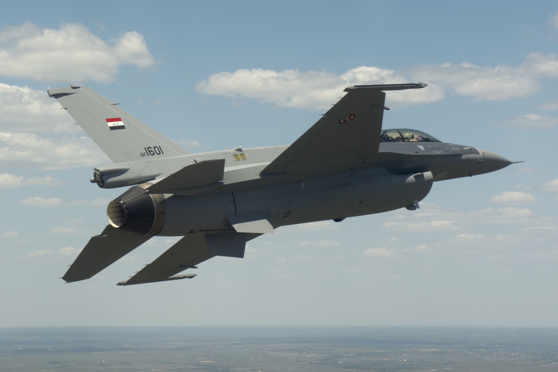 F-16 Fighting Falcon Jet Fighter in 4K Ultra HD Military Aircraft ...