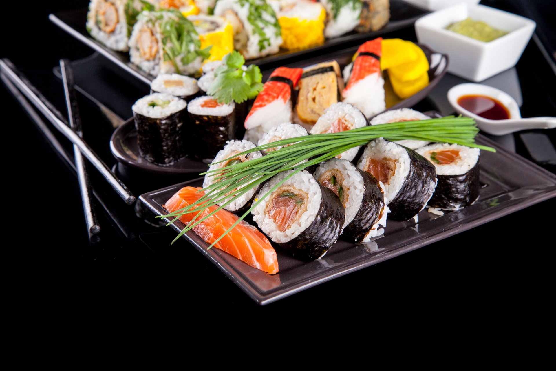 4K Ultra HD Sushi Feast: Exquisite Japanese Seafood & Rice Delights