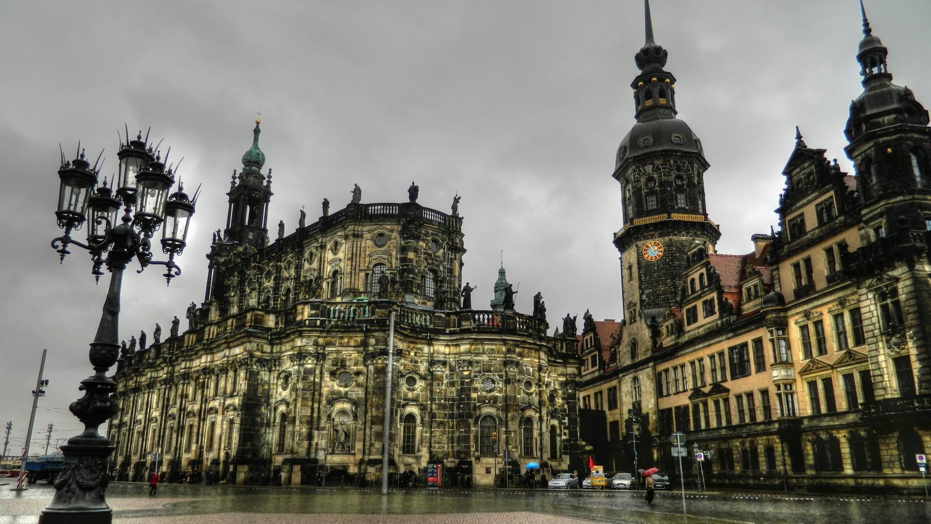 Gothic Architecture of Dresden: Stunning HD Wallpaper