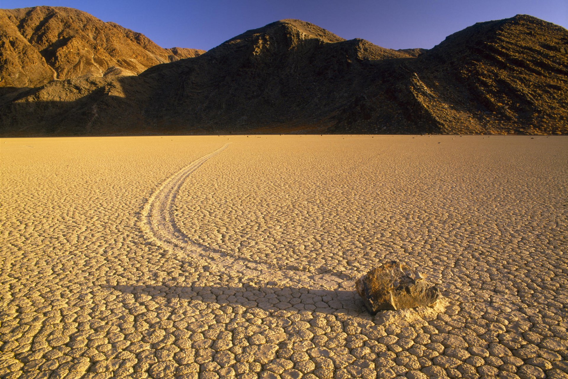 Desert HD Wallpaper | Background Image | 2000x1333 | ID:68349 ...