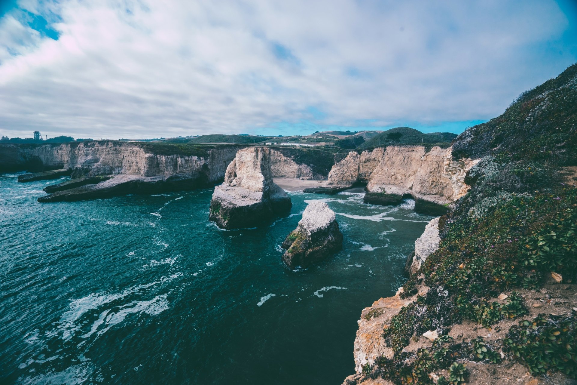 4K Ultra HD Coastal Serenity: Nature’s Majestic Edge | 6000x4000 ...