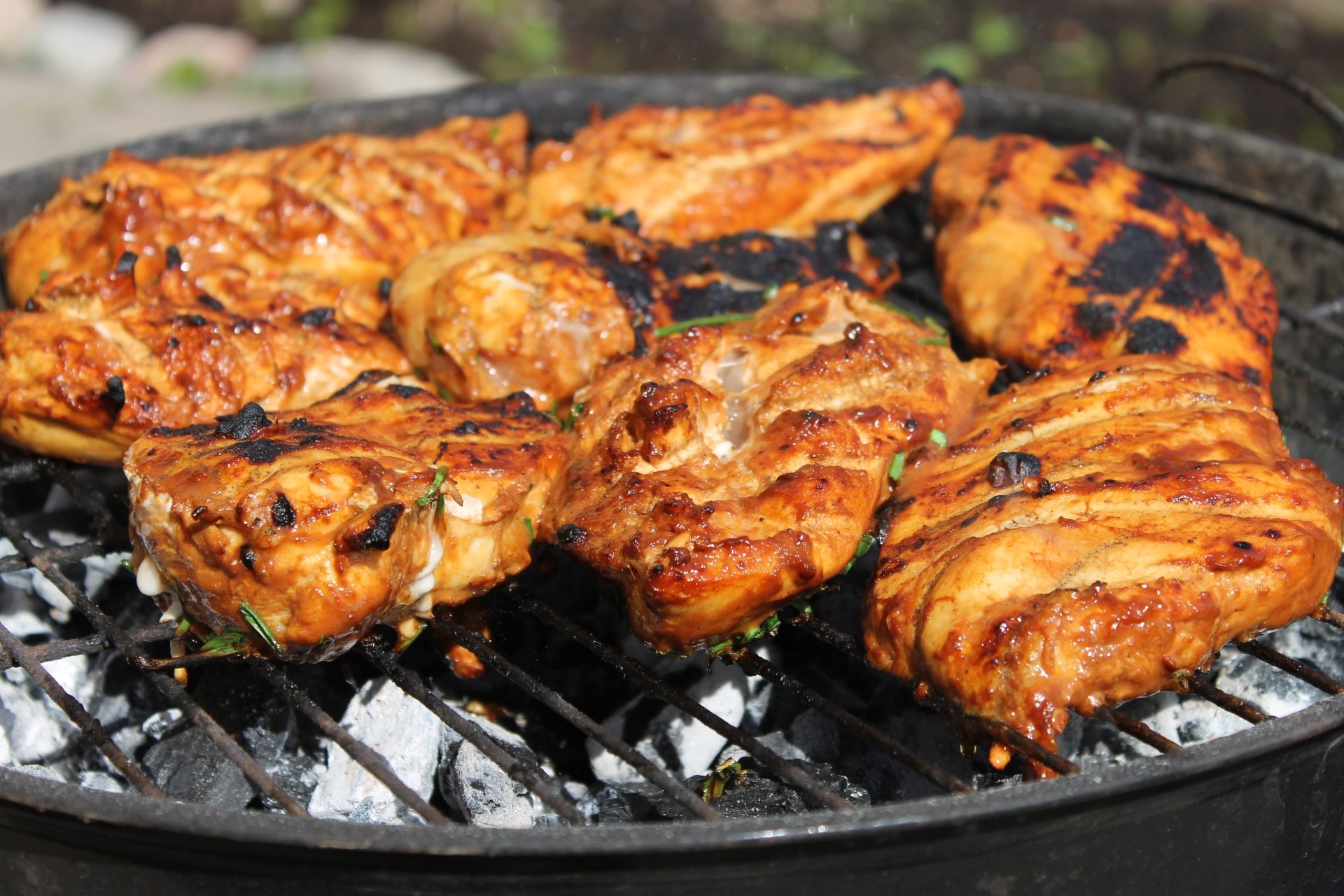 4K Ultra HD Grilled Chicken Barbecue Feast – Sizzling Meat Perfection