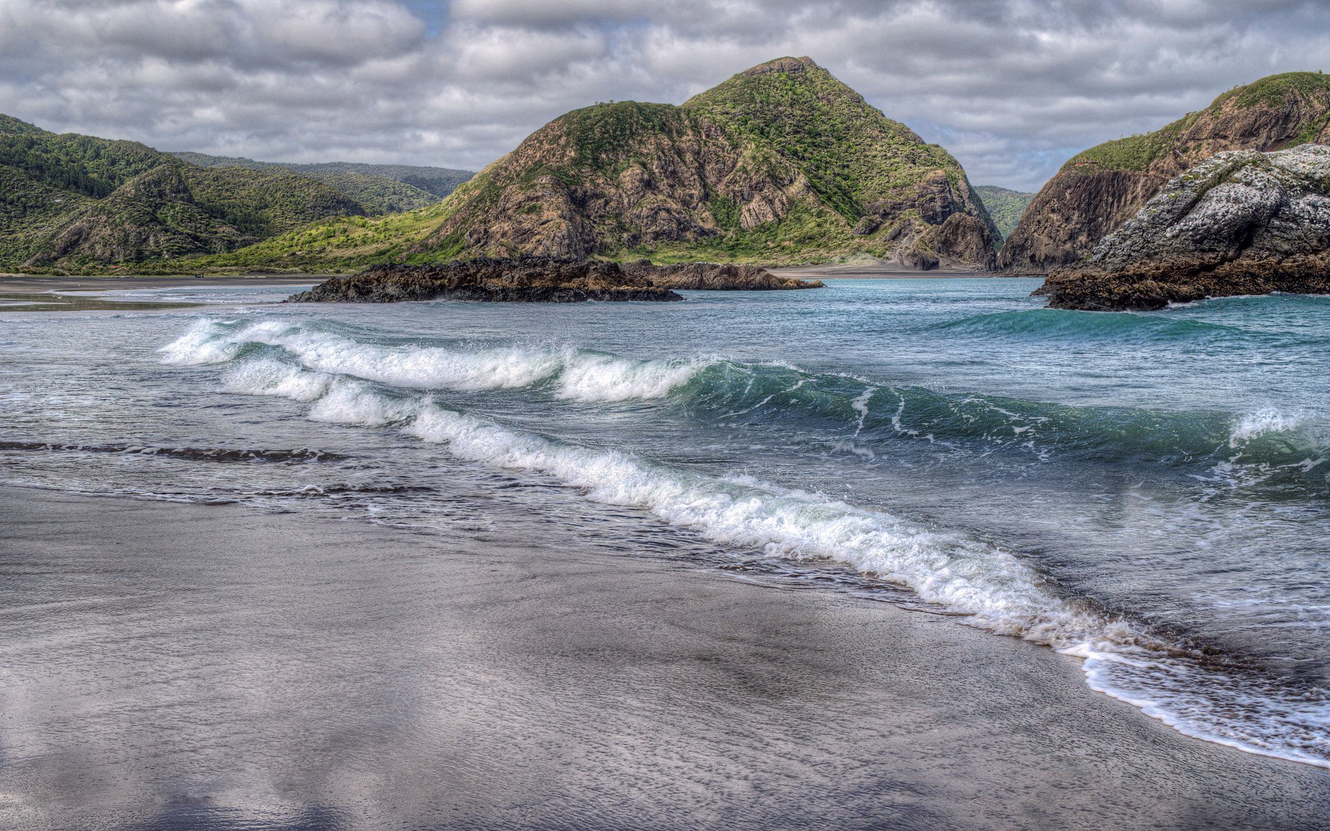 Download HDR Beach Wave Sea Photography Ocean Ocean Waves HD Wallpaper ...