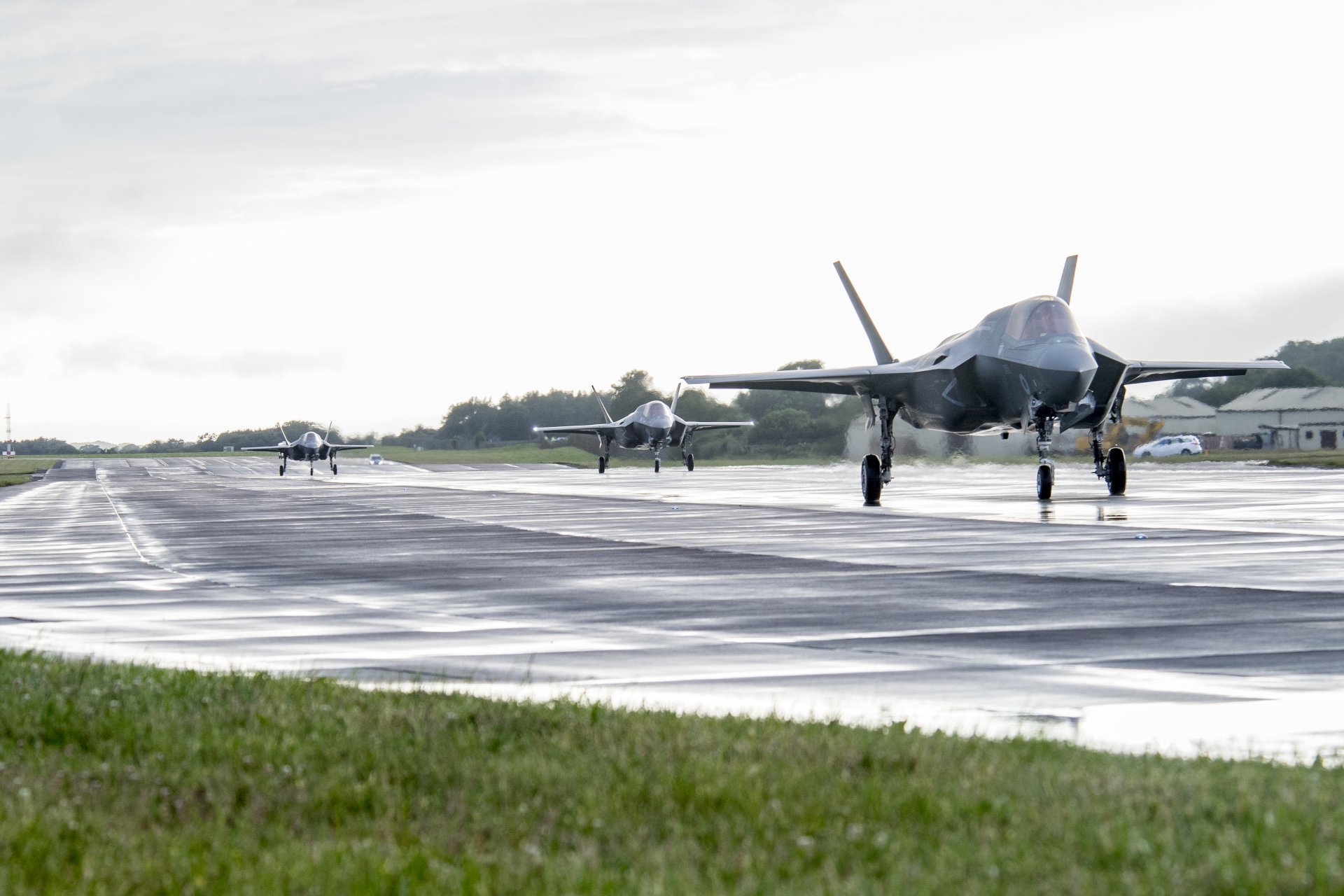 Lockheed Martin F-35 Lightning II Jets in 4K Ultra HD Military Flight ...