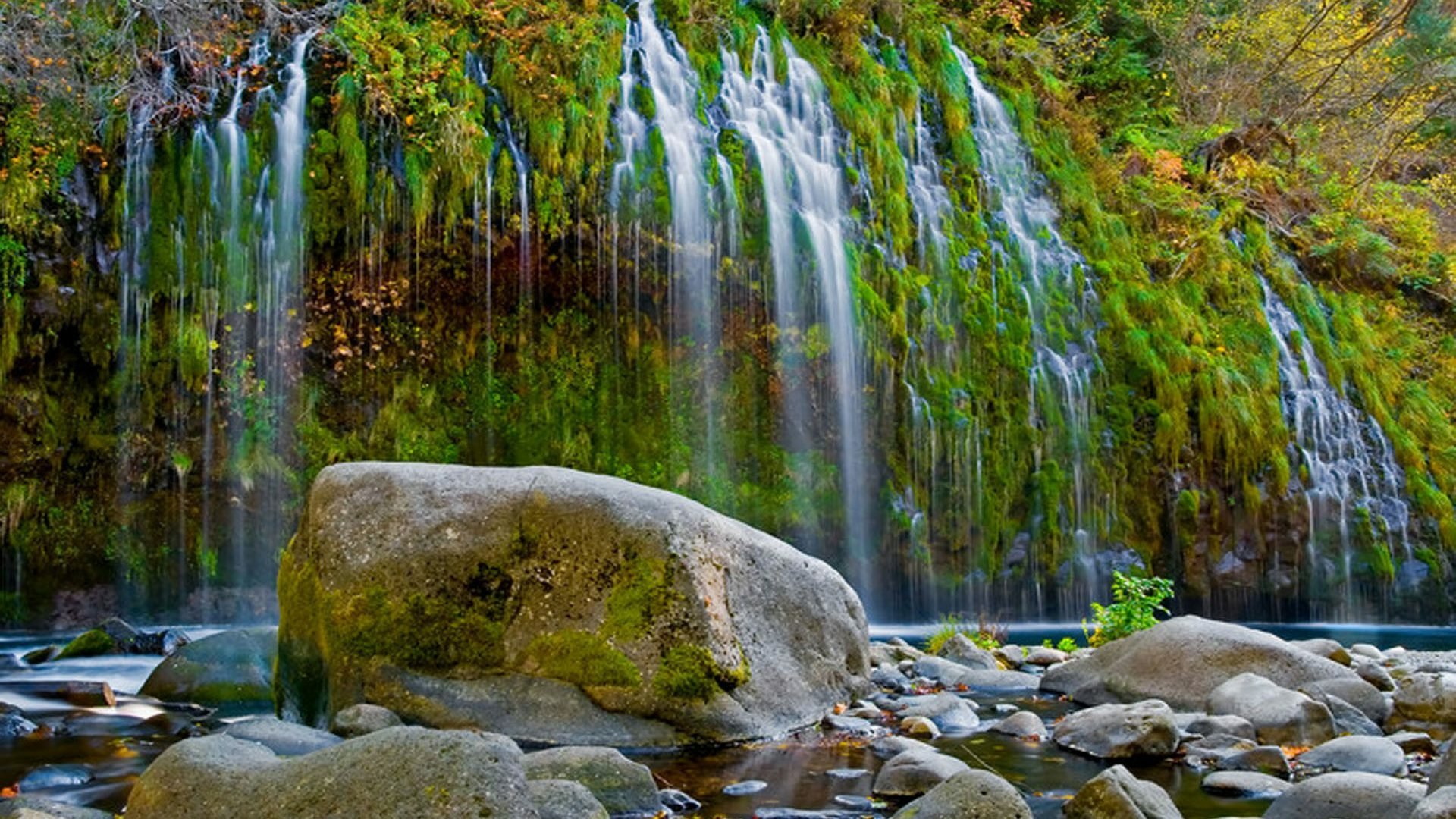 Download Green Nature Waterfall HD Wallpaper