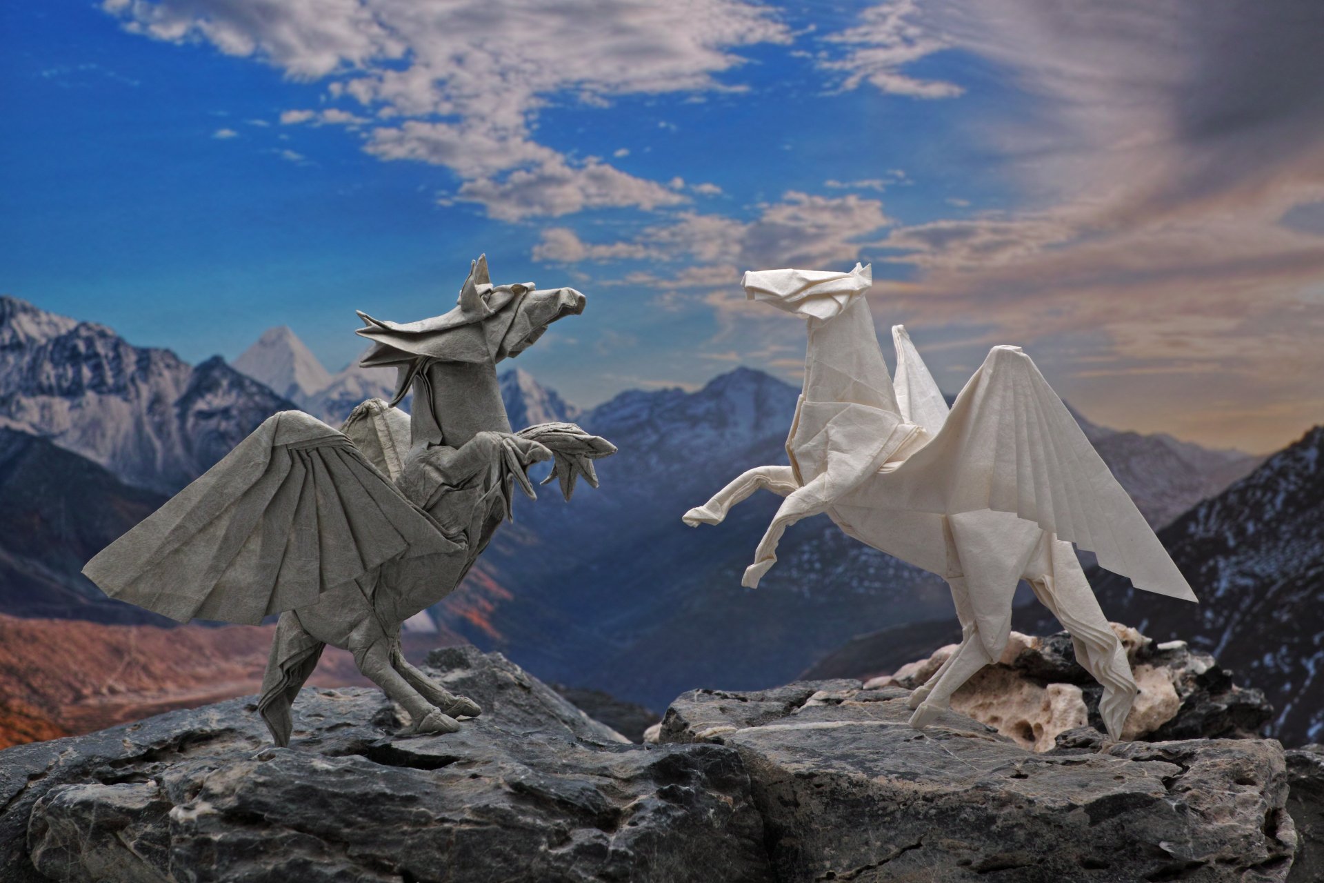 Epic Origami Dragon Duel – 4K Ultra HD Man-Made Masterpiece