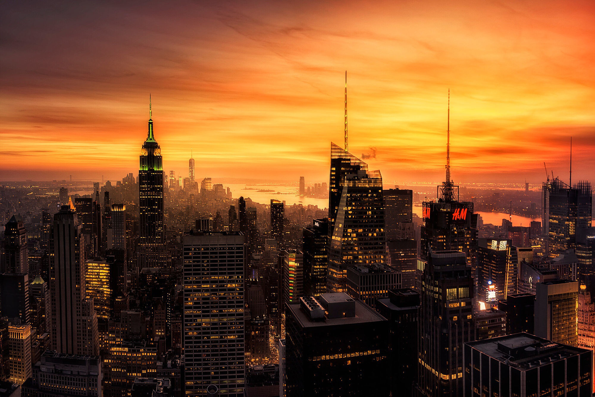 Stunning Manhattan Sunset: HD Wallpaper of New York's Skyscrapers