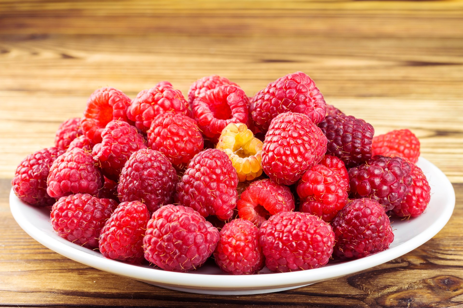 Download Berry Fruit Food Raspberry 4k Ultra HD Wallpaper