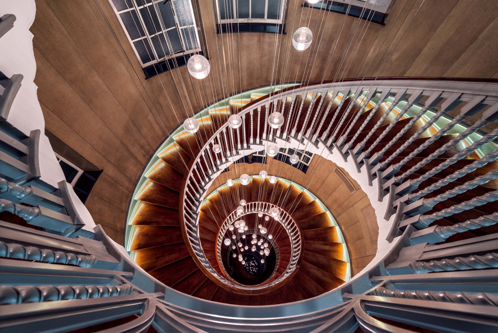 Download Spiral Staircase Man Made Stairs 4k Ultra HD Wallpaper