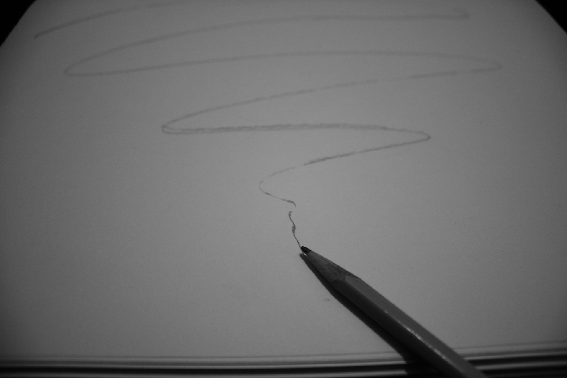 4K Ultra HD Artistic Drawing: The First Line in Motion