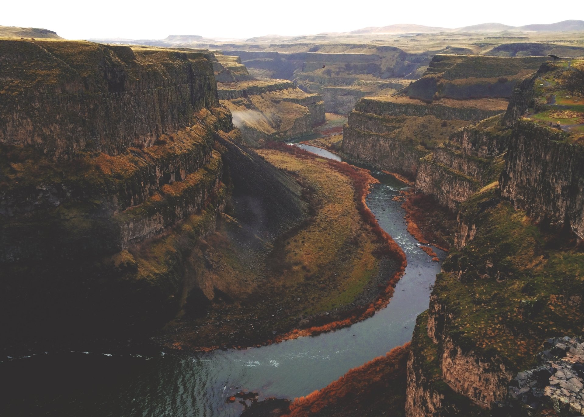 Majestic Canyon River Flow: Stunning Mountain Cliff HD Wallpaper