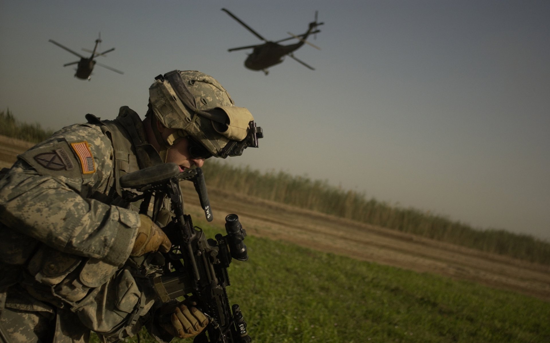 Dynamic Military Soldier HD Wallpaper