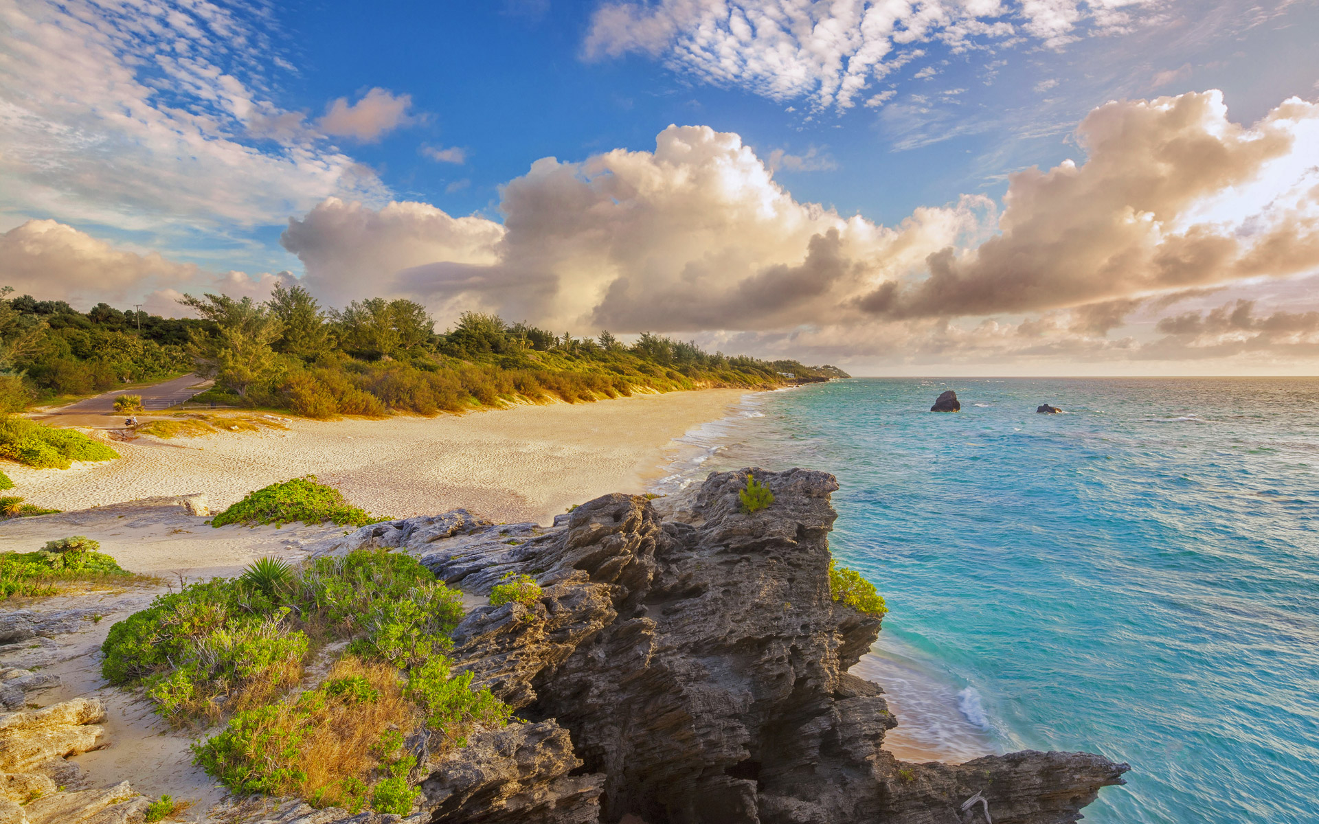 Serene Ocean Breeze: HD Beachscape with Clouds and Nature