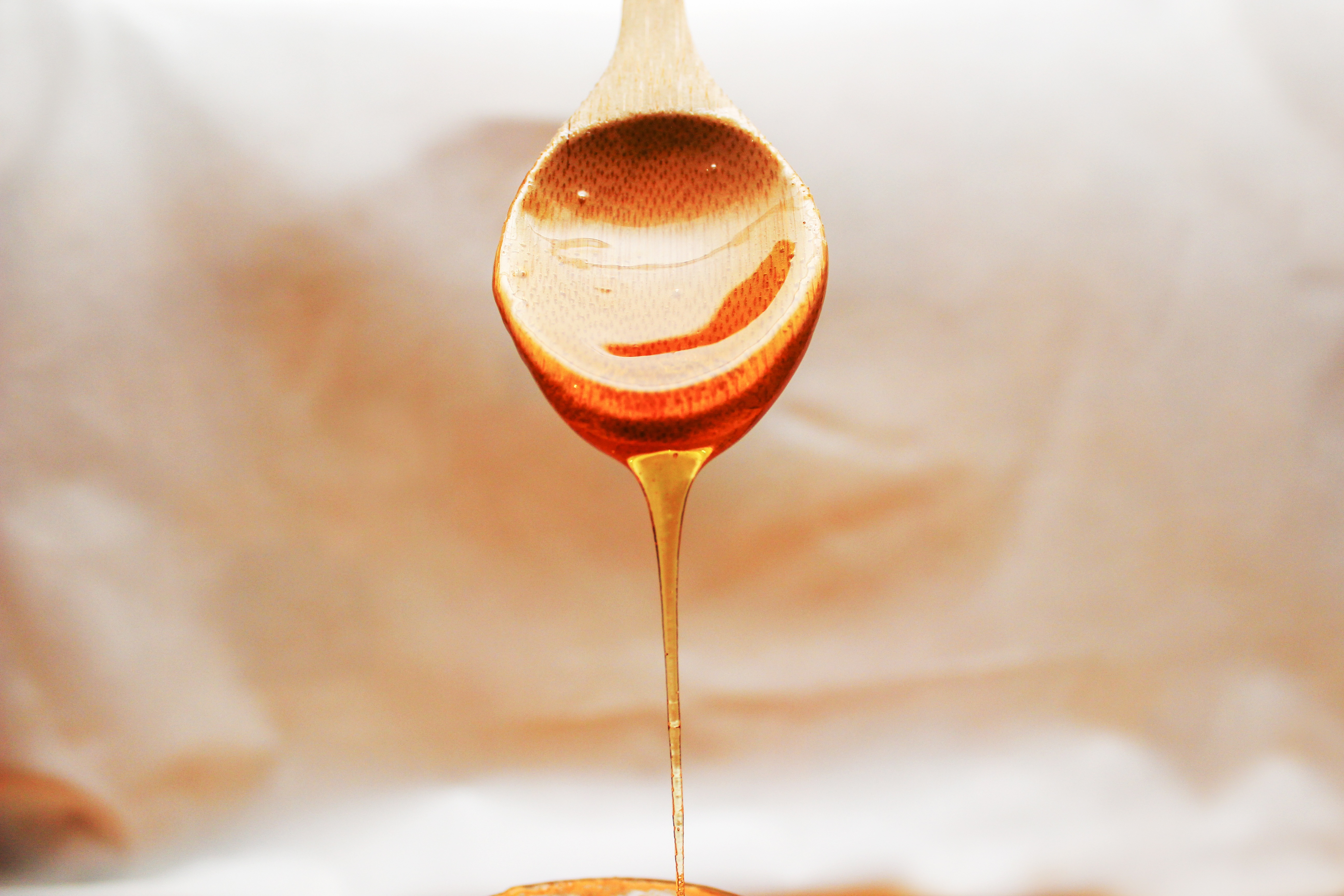 Golden Honey Drip | 4K Ultra HD Food Wallpaper