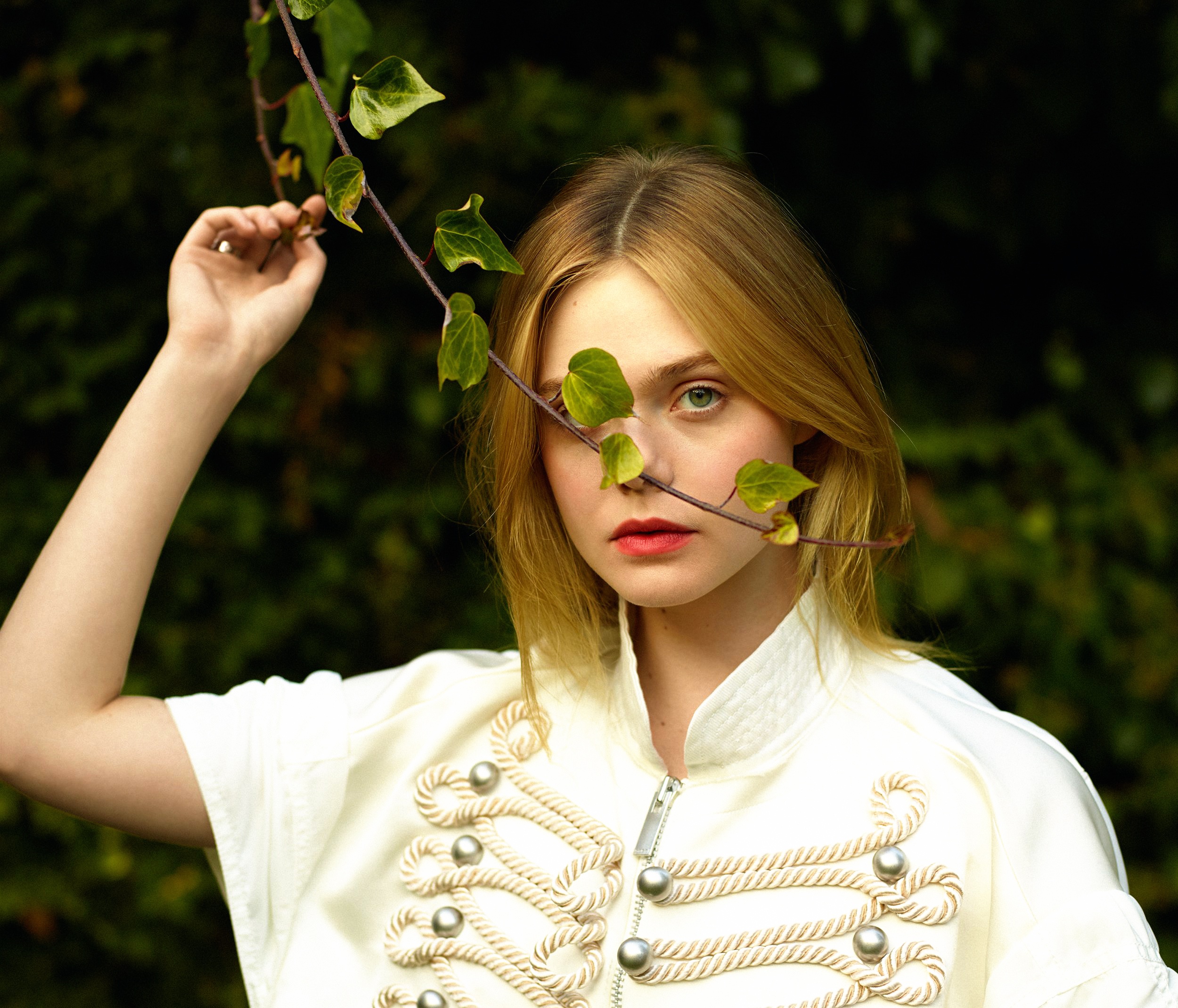 Elle Fanning HD Wallpaper: Blonde American Actress with Green Eyes ...