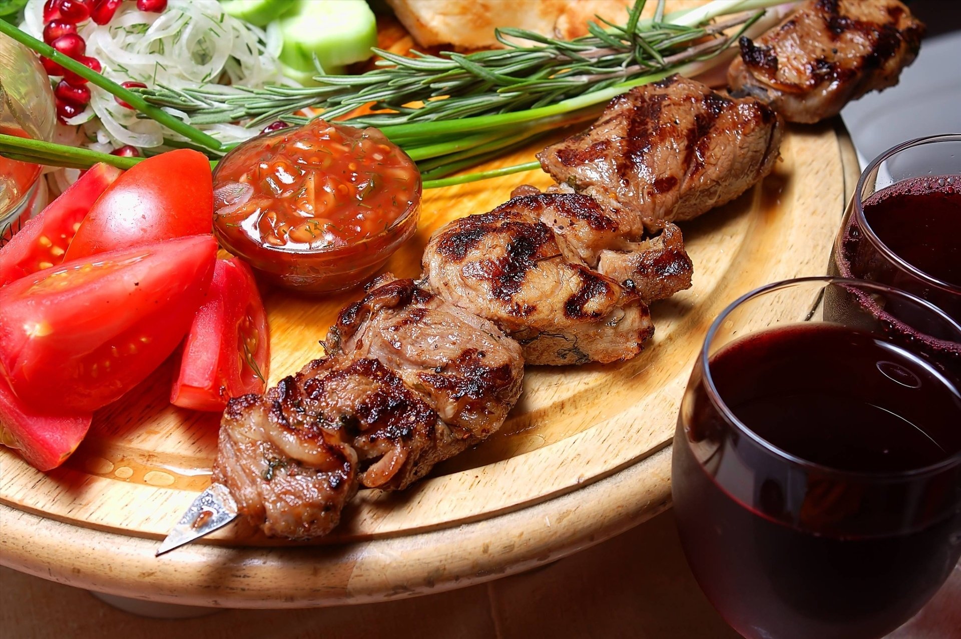 Sizzling BBQ Skewers with Fresh Tomato and Rich Red Wine – HD Food ...