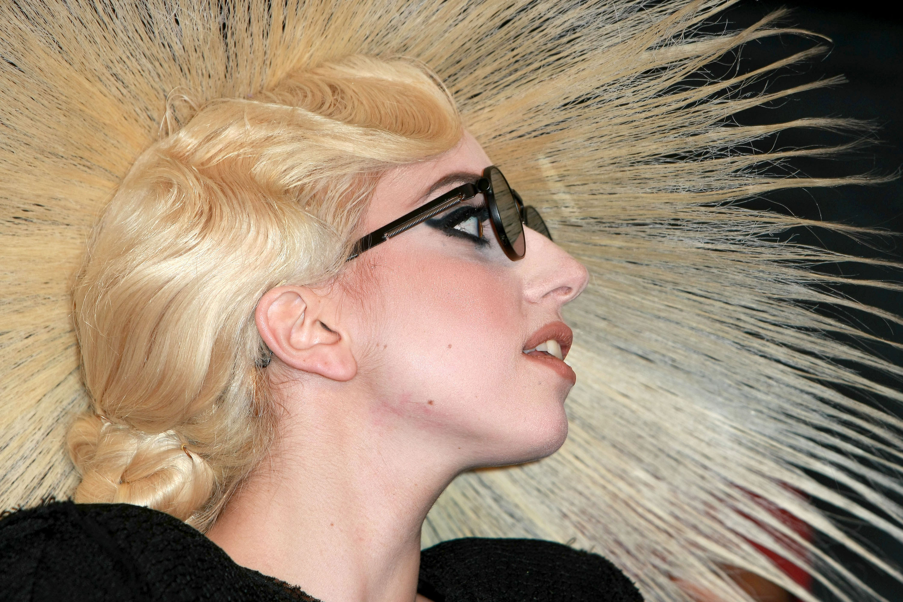 Download Music Lady Gaga HD Wallpaper