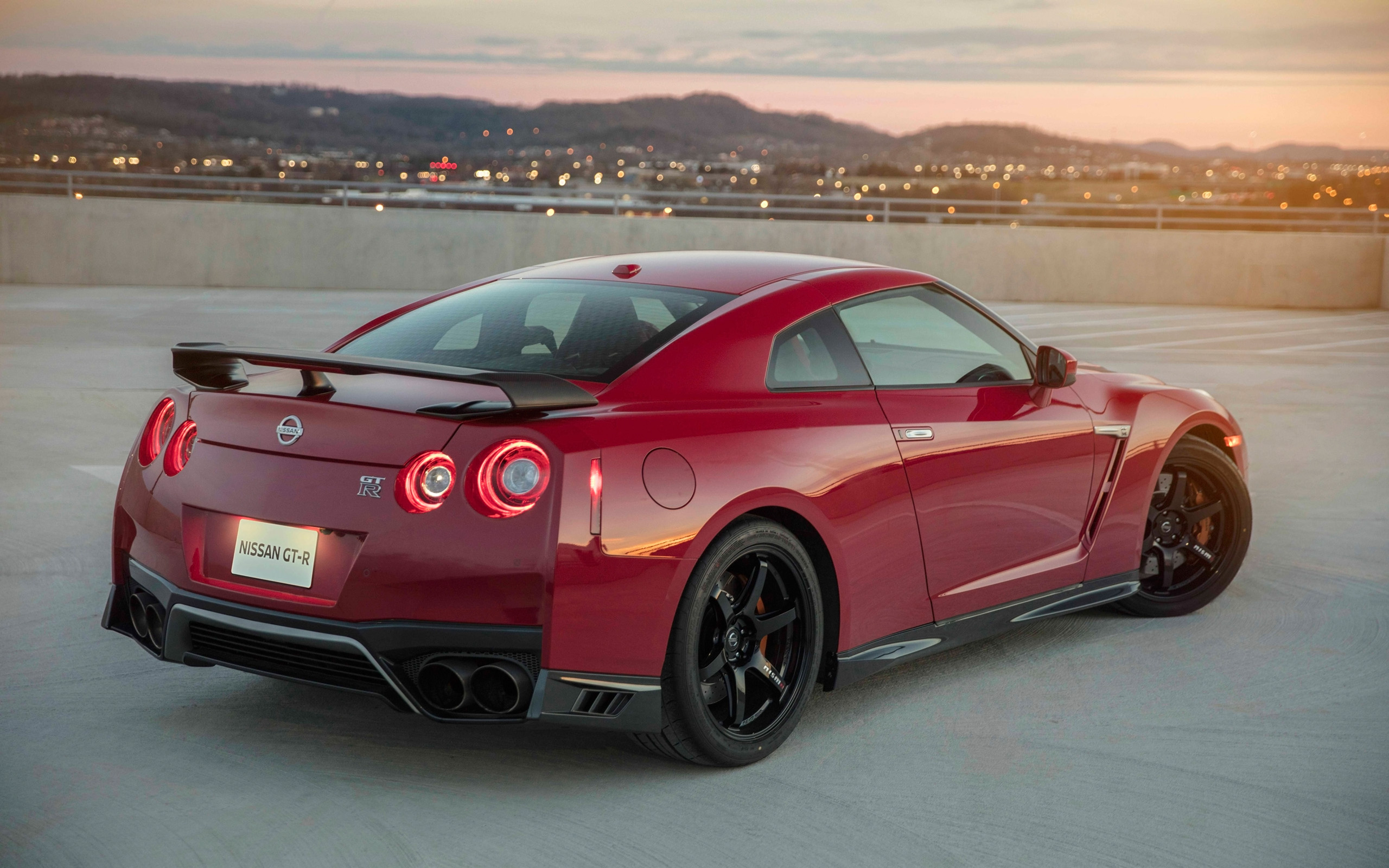 Download Nissan Vehicle Nissan GT-R HD Wallpaper