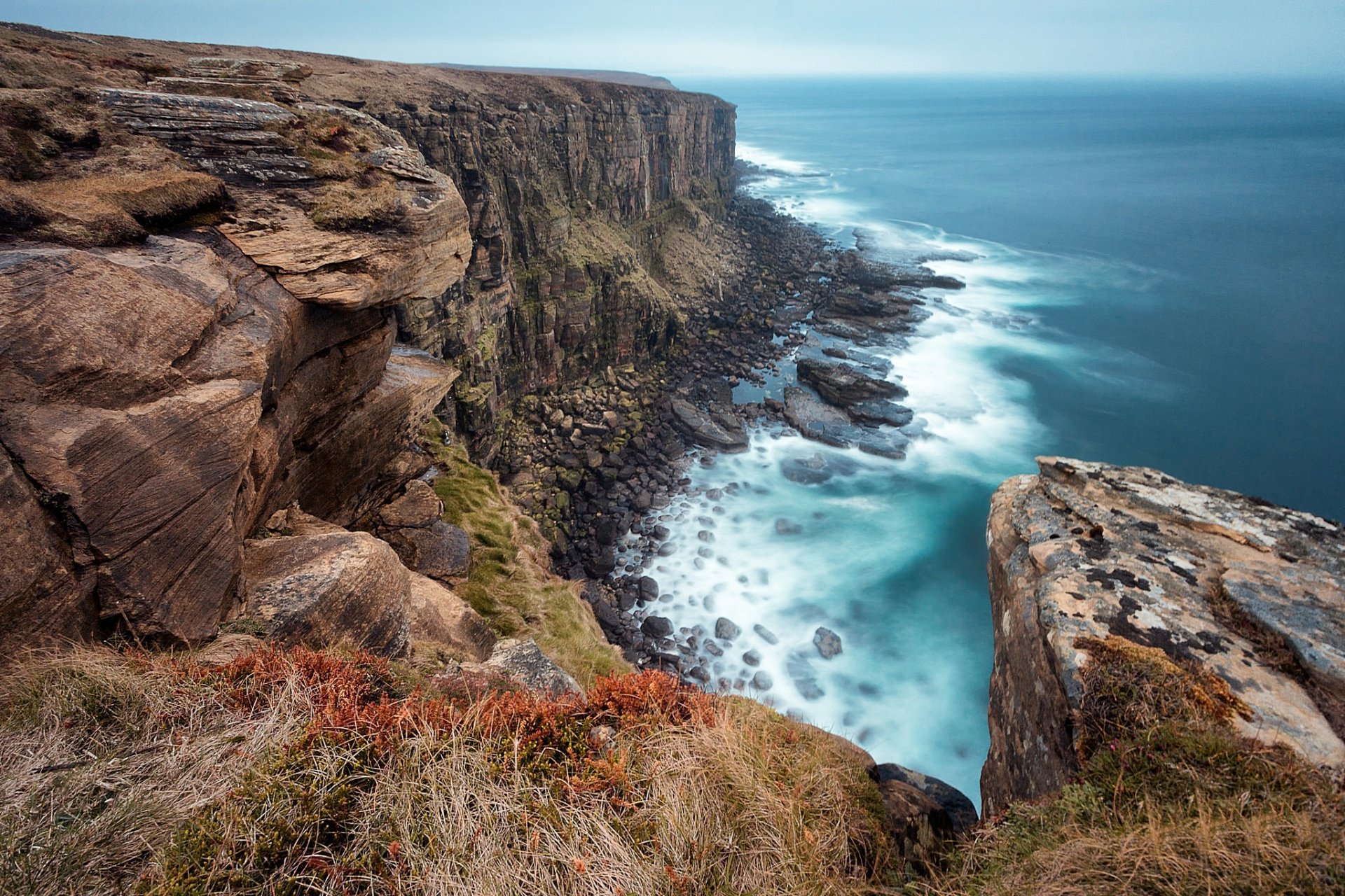 Ocean Horizon Cliffs — HD Coastal Wallpaper | 2048x1365 | Wallpaper Abyss