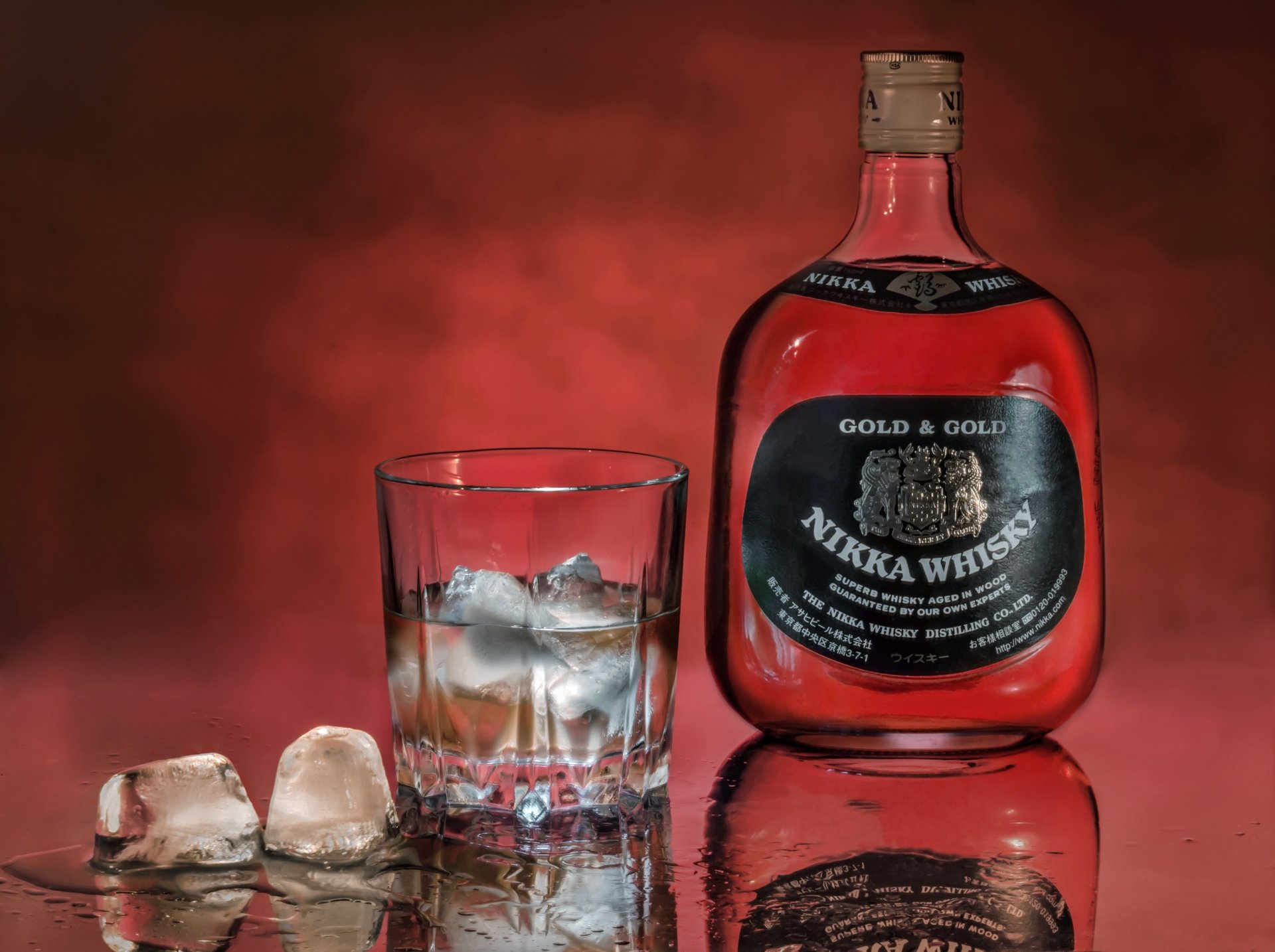 4K Ultra HD Whisky & Ice Cube Still Life Reflection by Michael-T ...