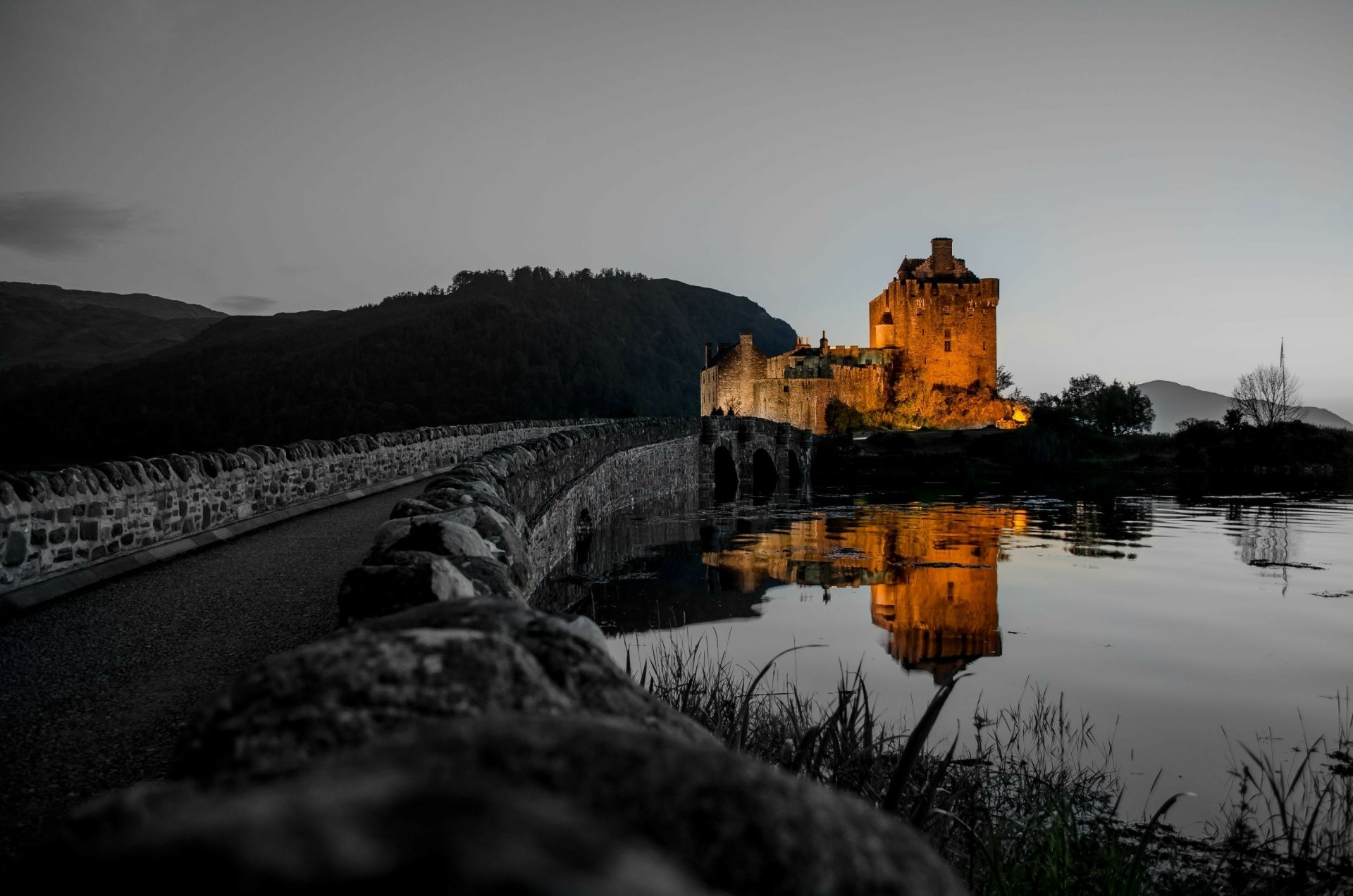 Eilean Donan Castle Reflections – Stunning Scotland HD Wallpaper