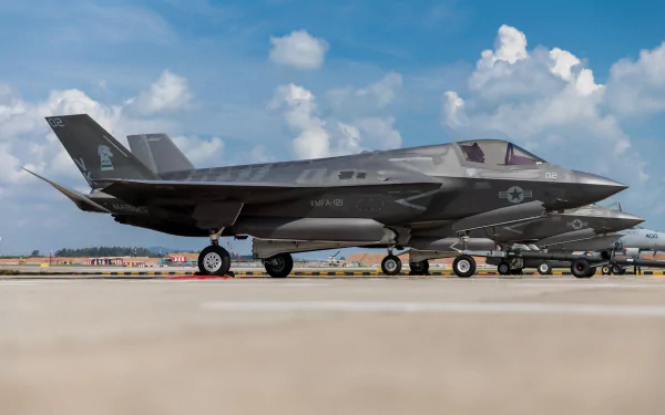 Stunning 4K F-35 Lightning II Military Jet Wallpaper