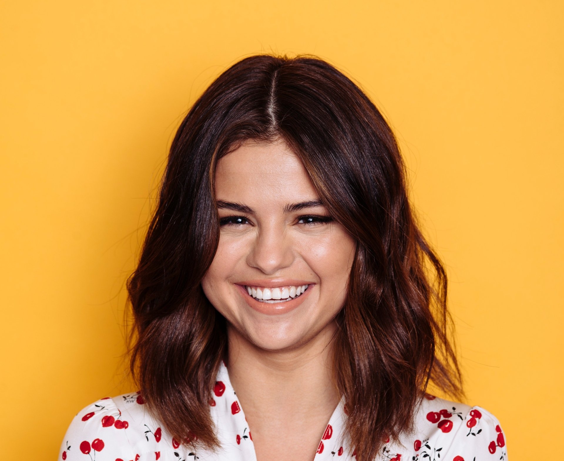 Download Brown Eyes Brunette Smile Singer Actress Music Selena Gomez HD ...