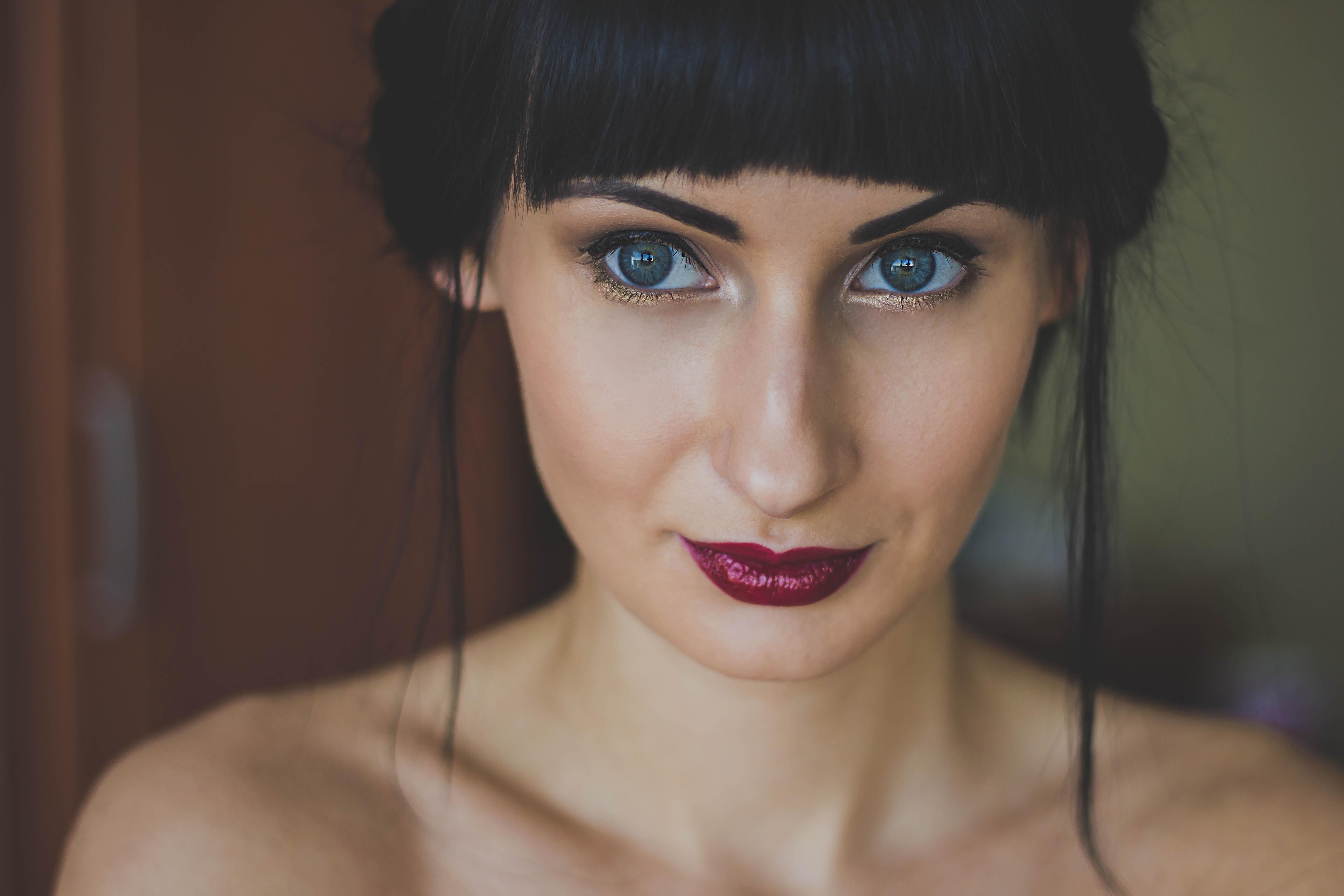 Download Black Hair Blue Eyes Lipstick Model Woman Face 4k Ultra HD ...