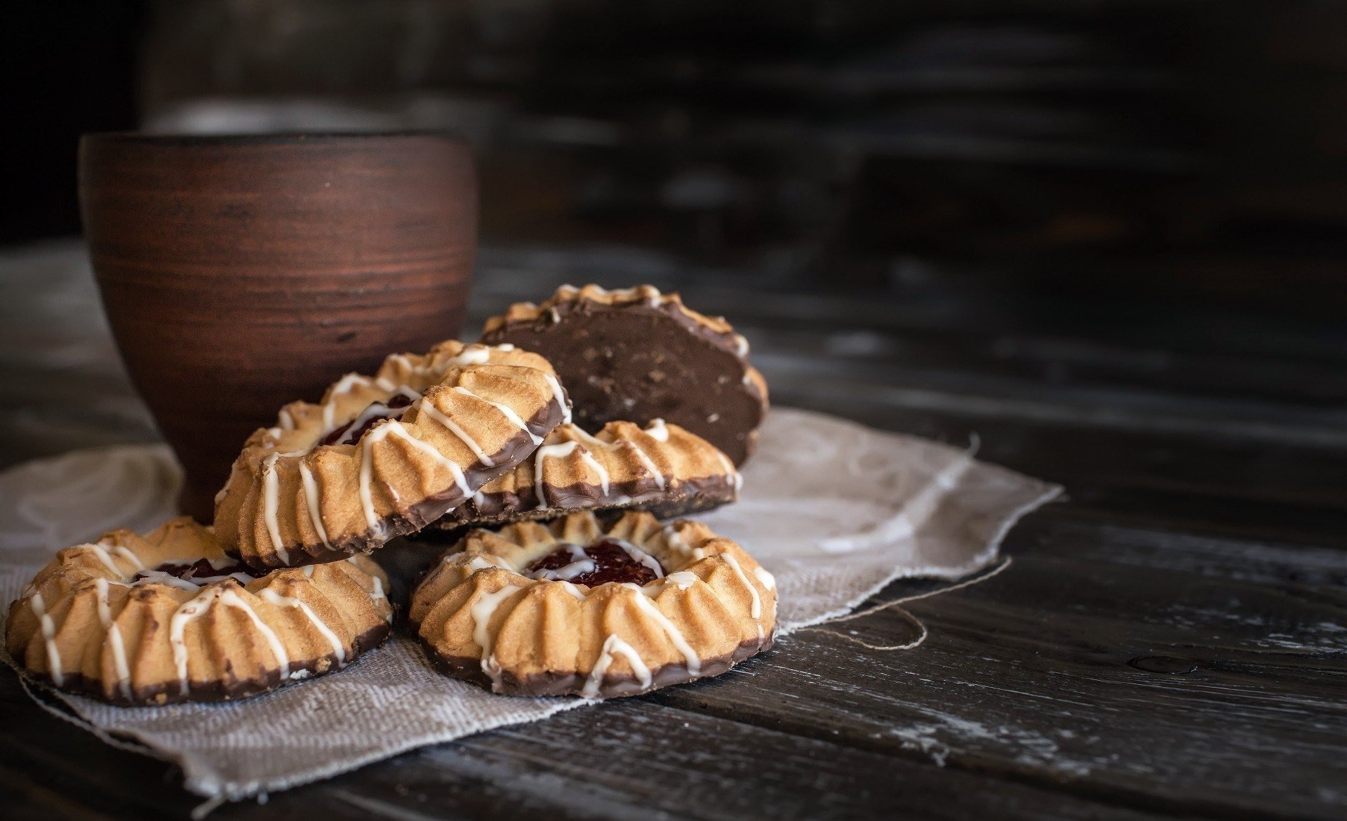 Delicious Cookies HD Wallpaper – Irresistible Food Treats in Stunning ...