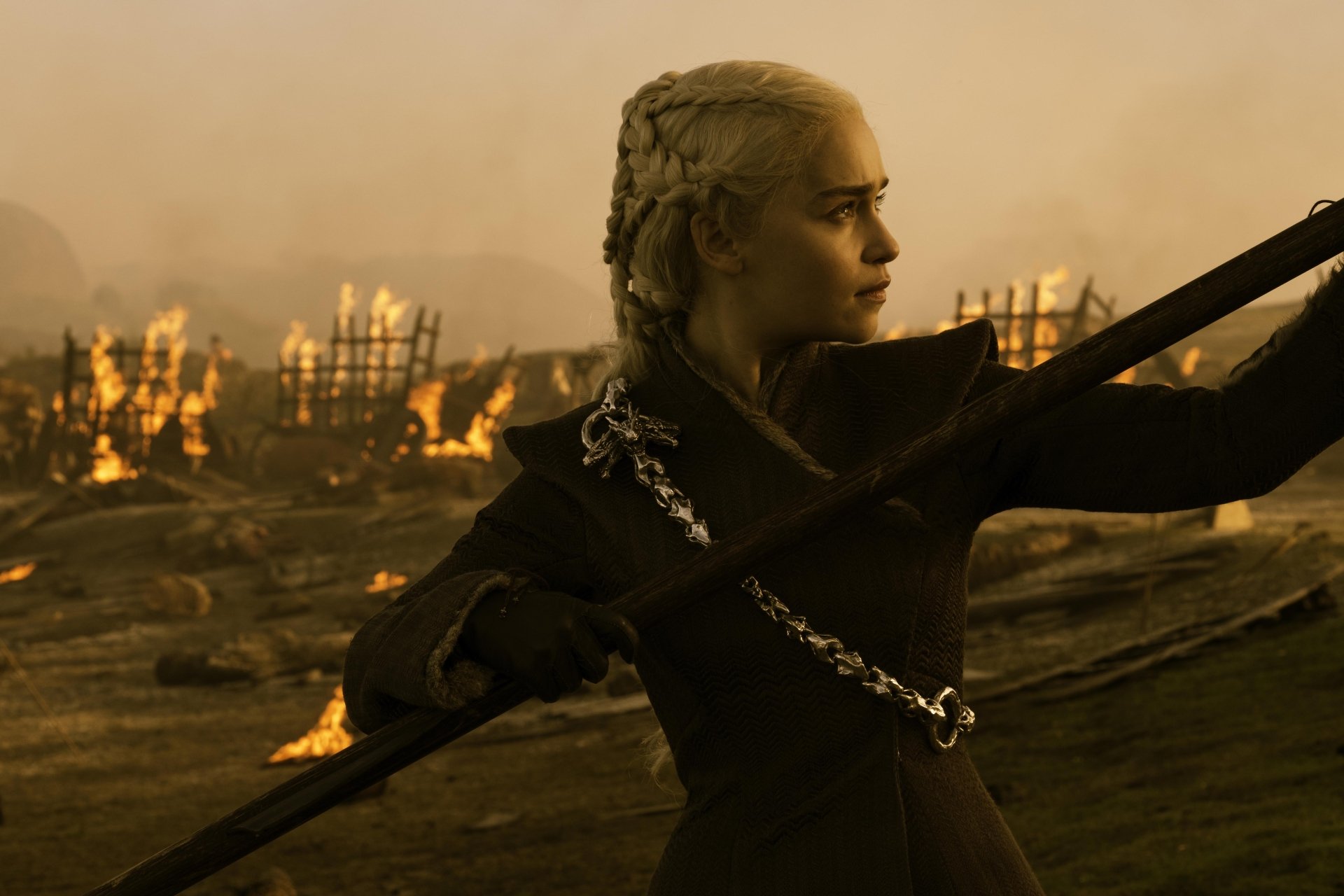 Daenerys Targaryen 4K Ultra HD Wallpaper | Emilia Clarke in Game of Thrones