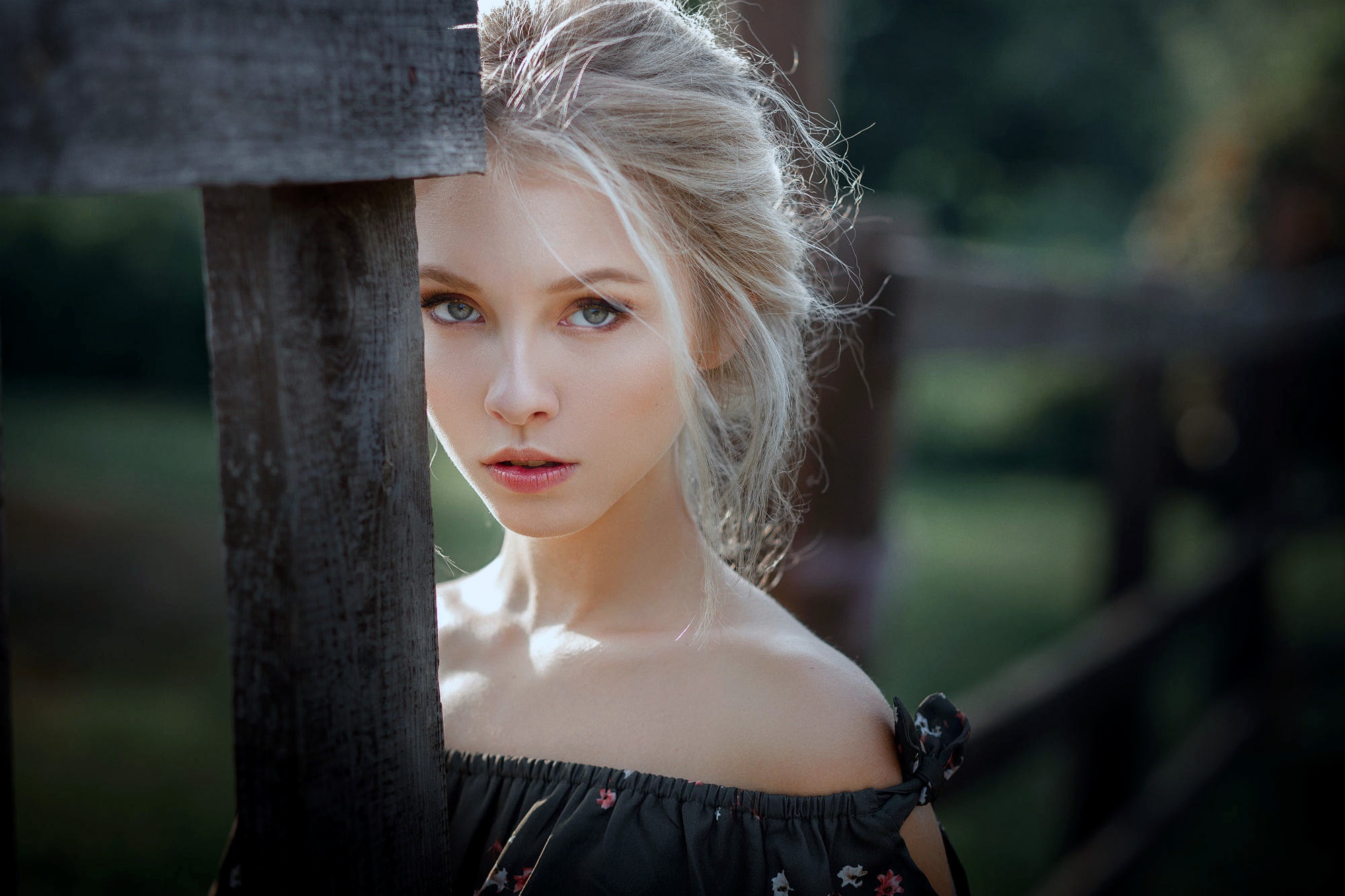 Download Blue Eyes Depth Of Field Blonde Woman Model Hd Wallpaper