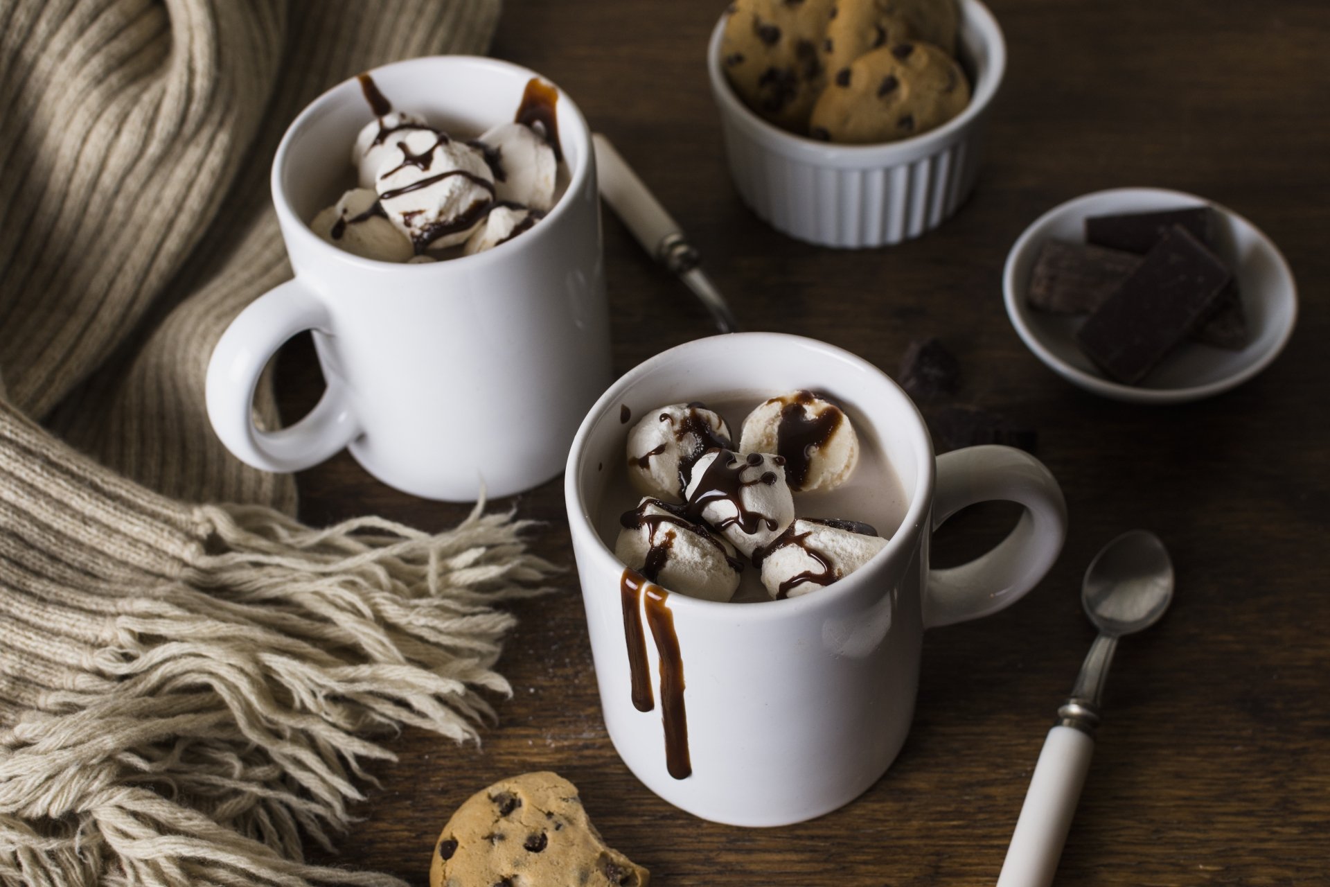 Cozy 4K Hot Chocolate with Marshmallows & Cookies – Ultra HD Still Life ...