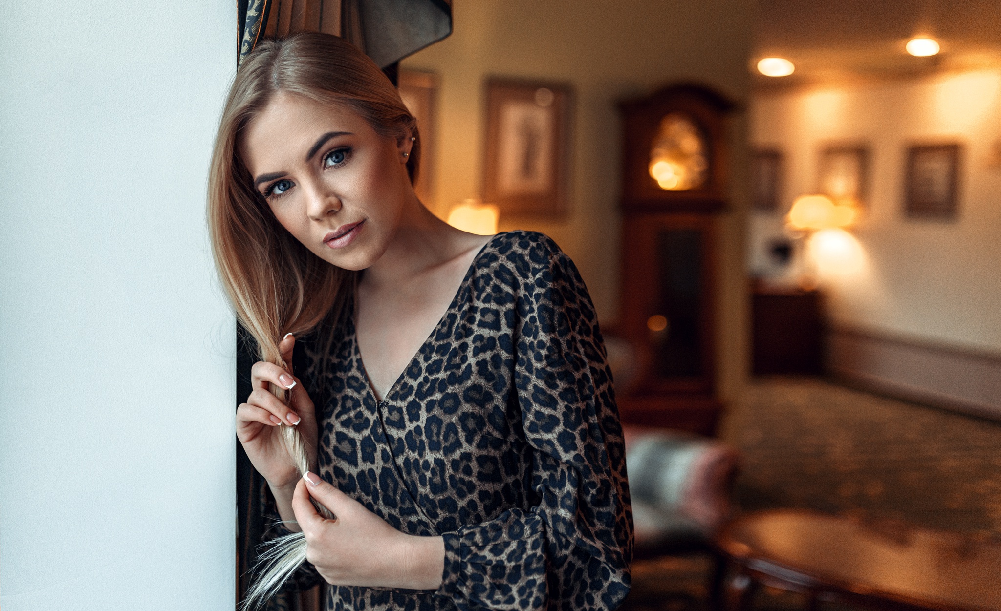 Download Depth Of Field Long Hair Blue Eyes Blonde Woman Model Hd Wallpaper